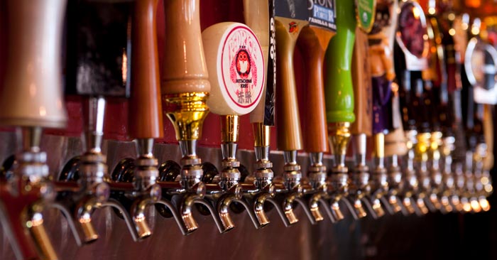 12 Witty Pub Signs That Are Guaranteed To Draw You In