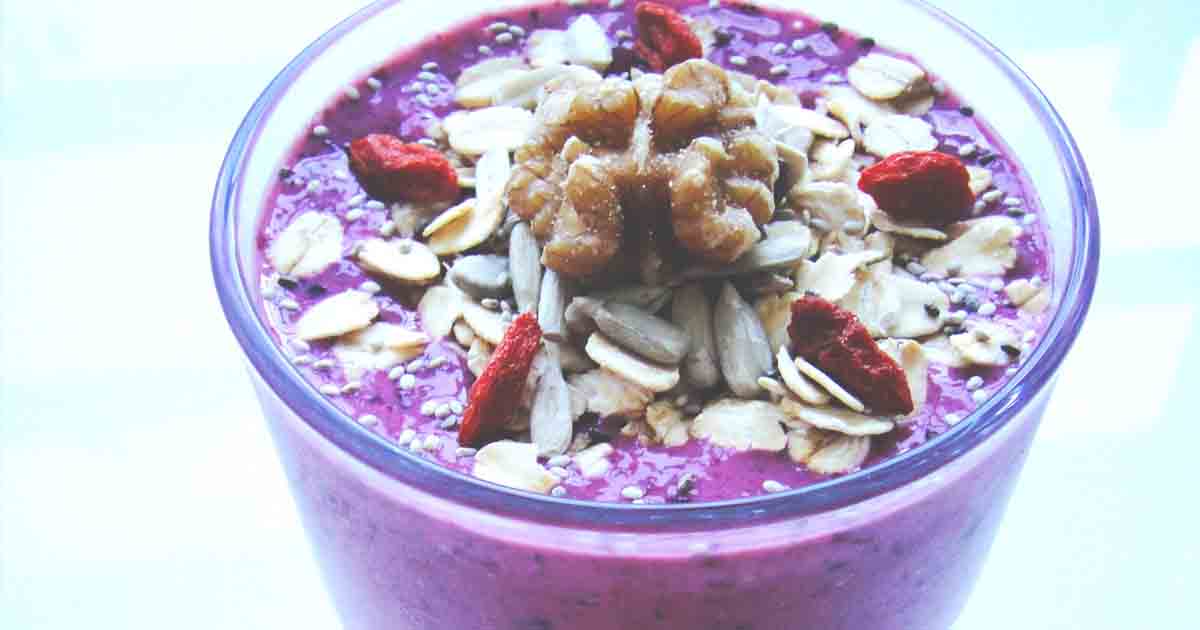 7 Toppings That’ll Transform Your Smoothies Into Complete Breakfasts