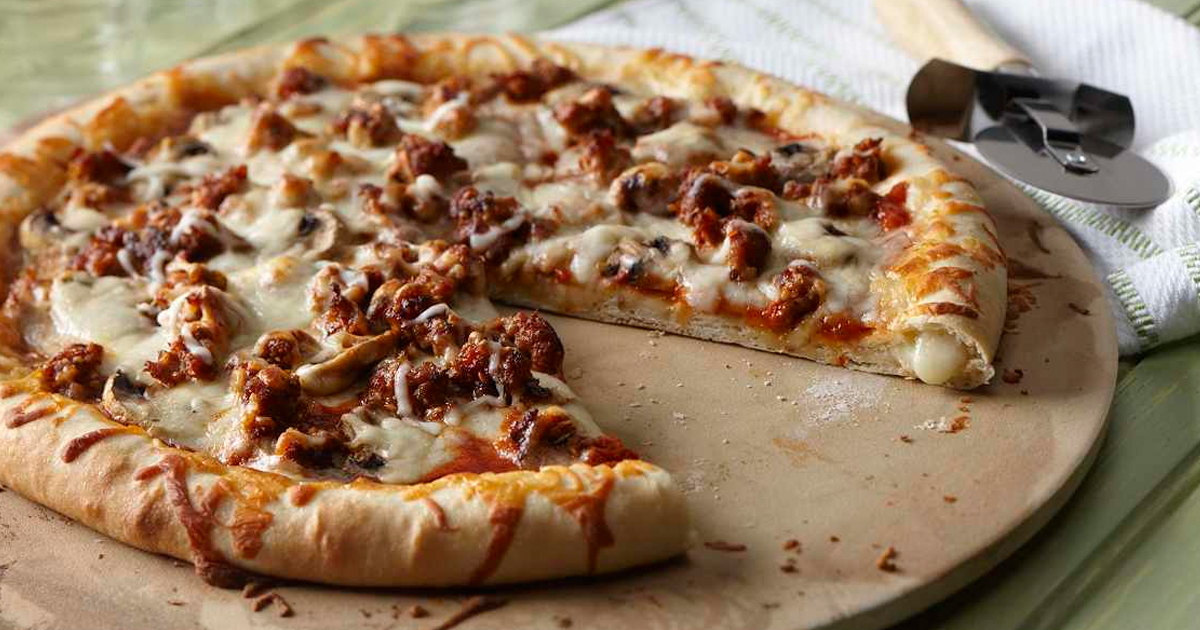 The Most Innovative Pizza Crusts Of Our Time | HungryForever