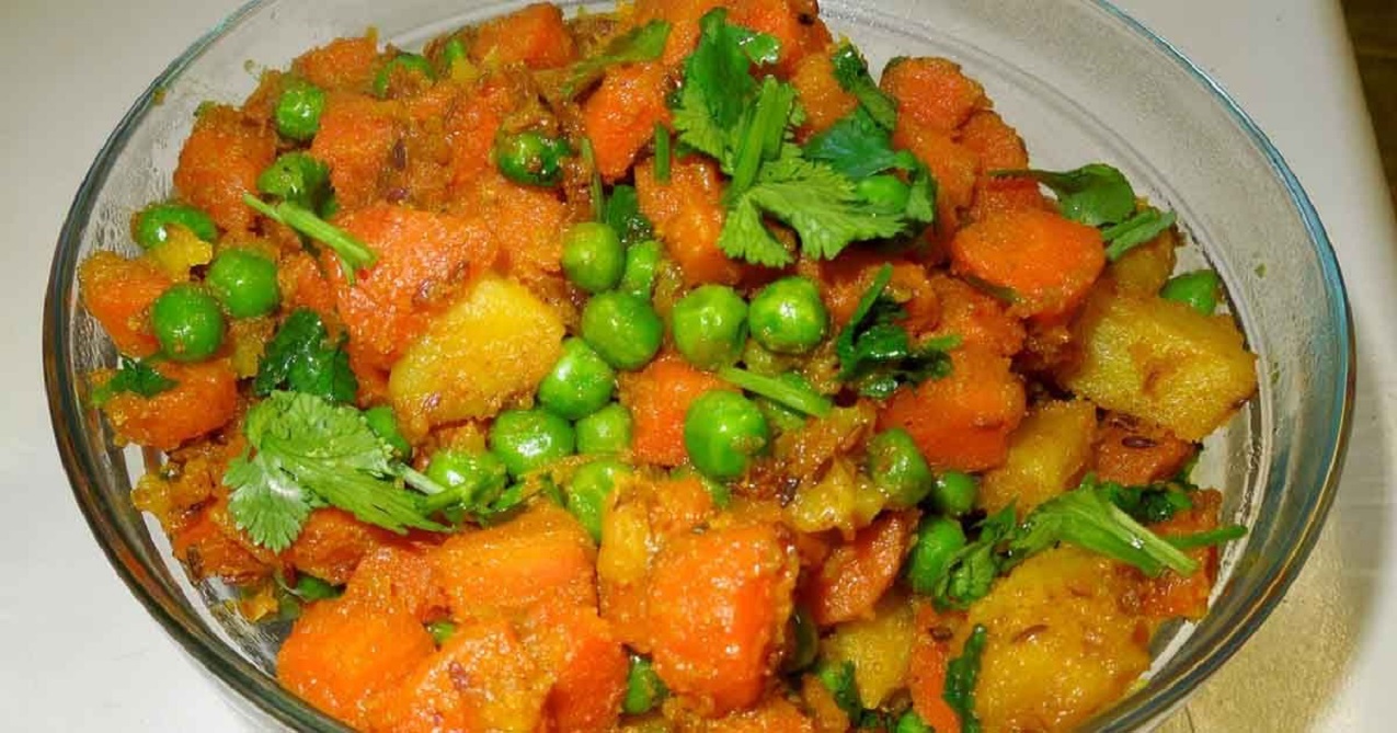 Punjabi Aloo Gajar Matar Recipe | How To Make Aloo Gajar Matar