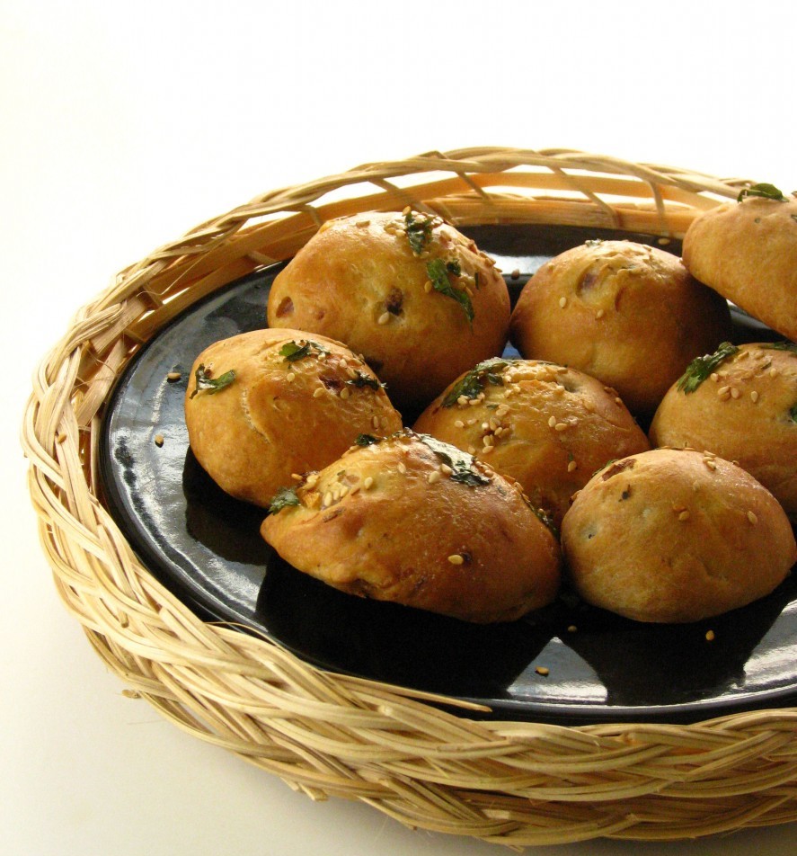 Khara Bun Recipe (Mini Savoury Buns) | Masala Bun Recipe