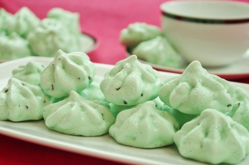 Mint Meringues Recipe - HungryForever Food Blog