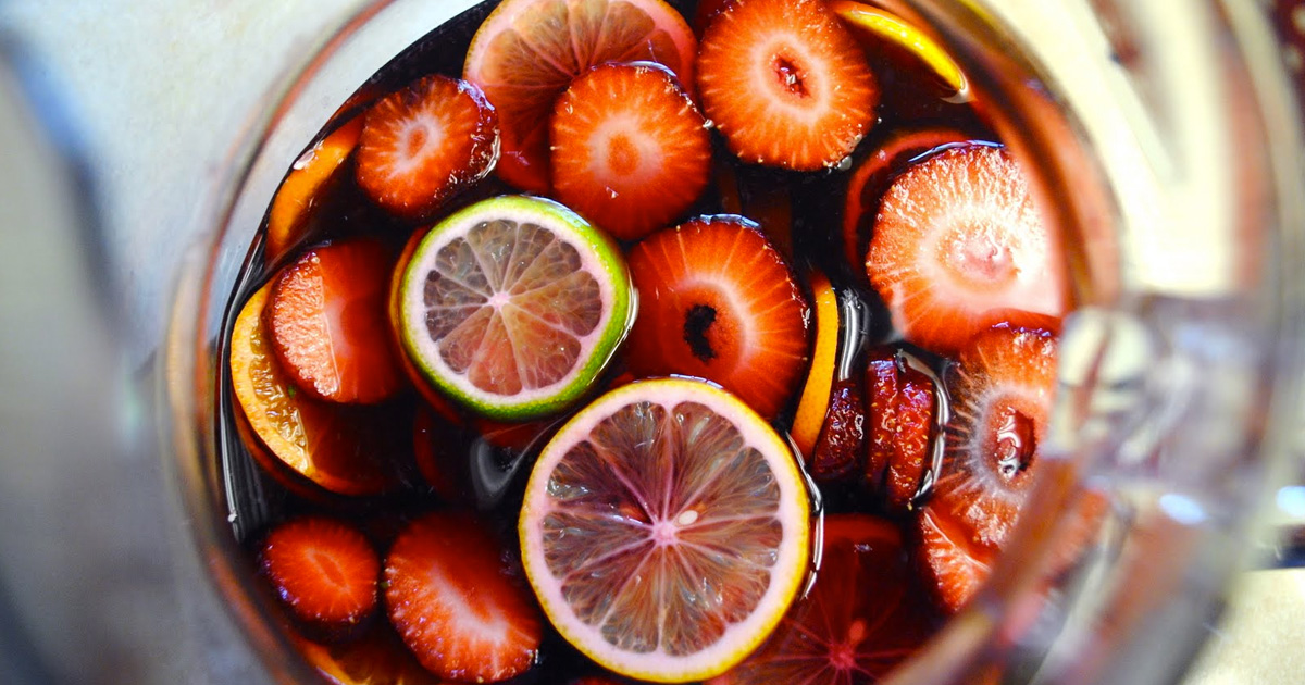 7 Sangrias To Get You Tipsy In Style This Weekend | HungryForever