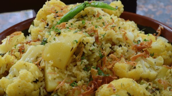 Aloo Gobi Ka Pulao Recipe - HungryForever Food Blog