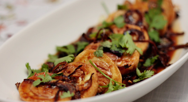 Hot Garlic Eggs Recipe - HungryForever Food Blog