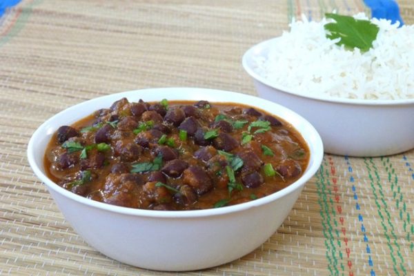 Pakistani Kala Chola Recipe - HungryForever Food Blog
