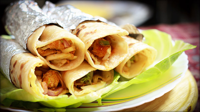 Kolkata Style Chicken Roll Recipe | Chicken Kathi Roll