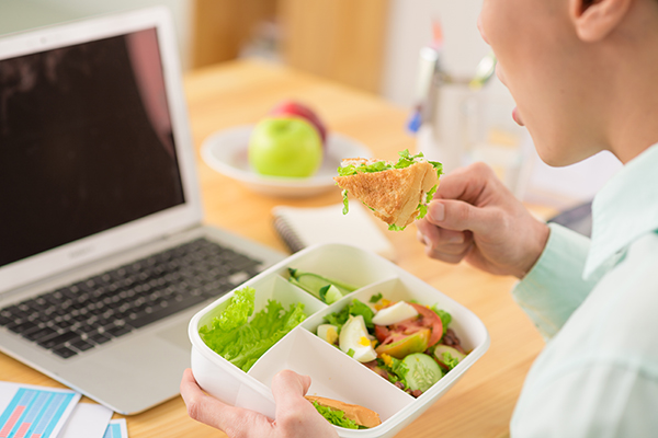 5 Tips To Improve Your Work Eating Habits