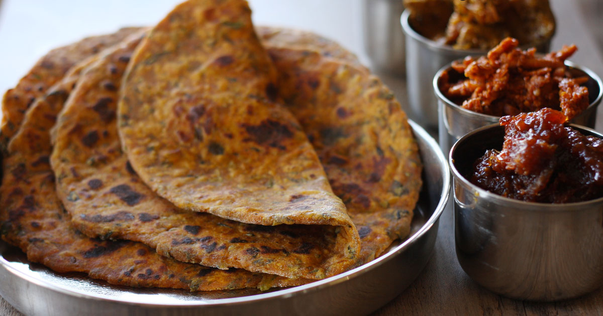 Thepla Recipe - HungryForever Food Blog