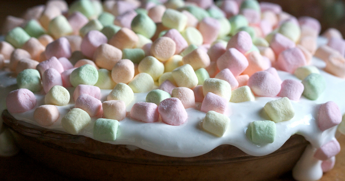 'Waitress' Marshmallow Mermaid Pie Recipe - HungryForever Food Blog