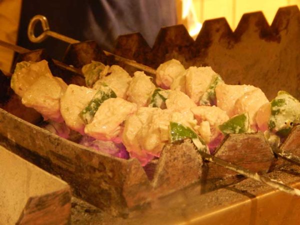 Hood Food: The Mumbai Guide - 11 Eateries To Try Near The Gateway Of ...