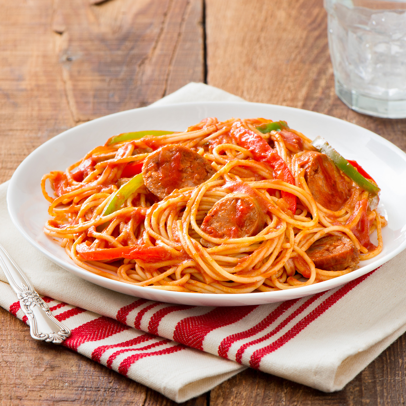 Spaghetti With Sausage and Bell Peppers Recipe - HungryForever Food Blog