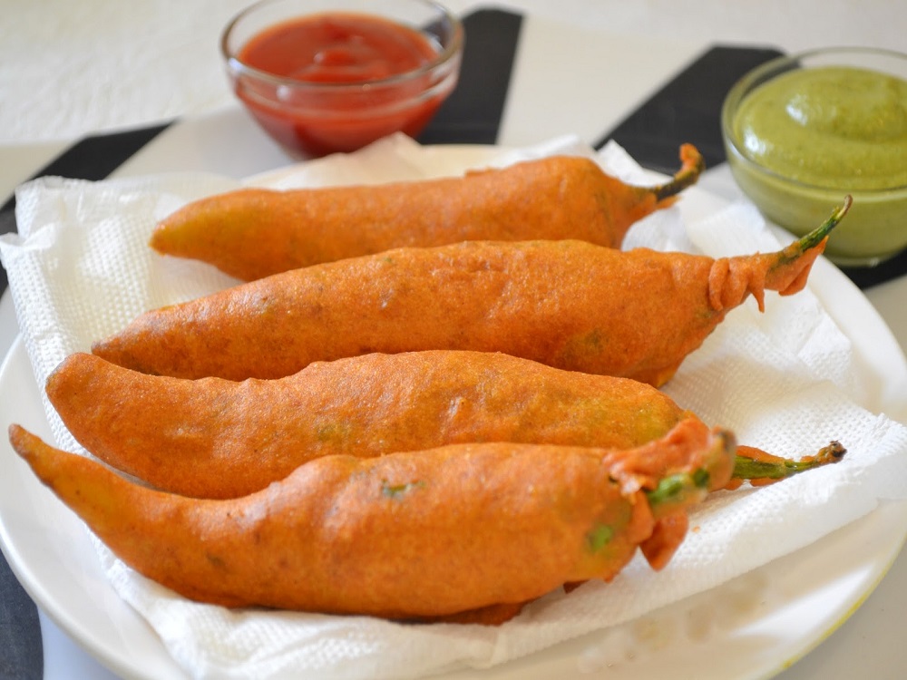 Mulaku Bajji Recipe | How To Make Spicy Mulaku Bajji | HungryForever