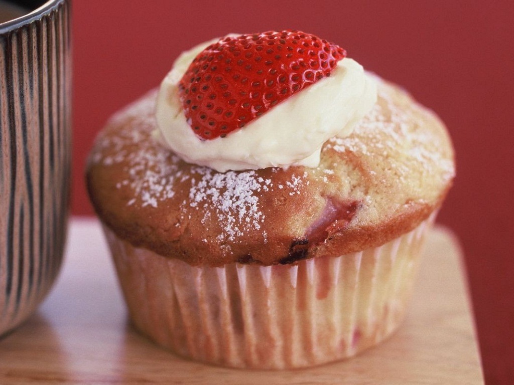 Strawberry Cheesecake Muffins Recipe | HungryForever