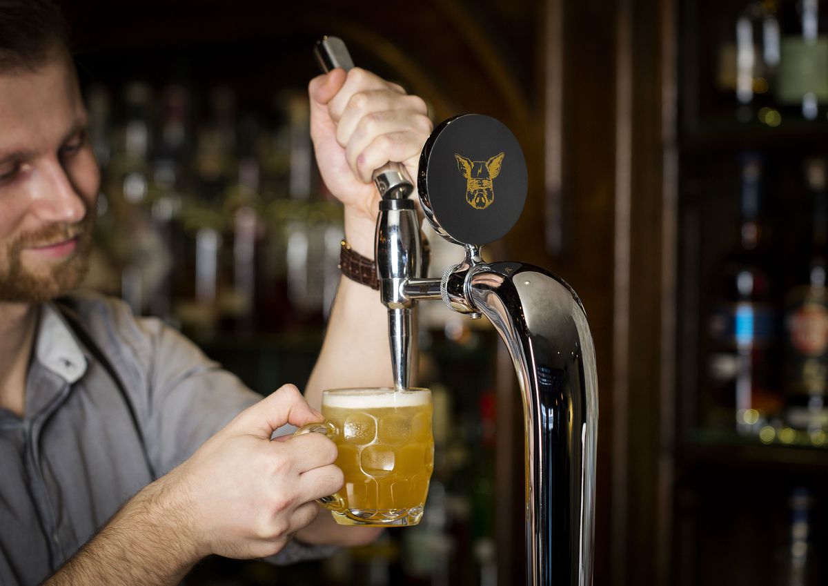 Enjoy A Mug Of Alcoholic Butterbeer At This London Pub - HungryForever ...