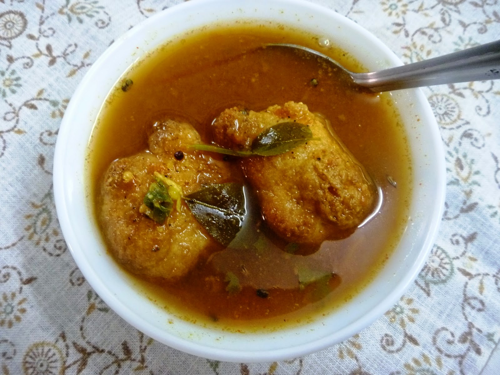 Top 10 Unique Vada Recipes For You To Try - HungryForever Food Blog