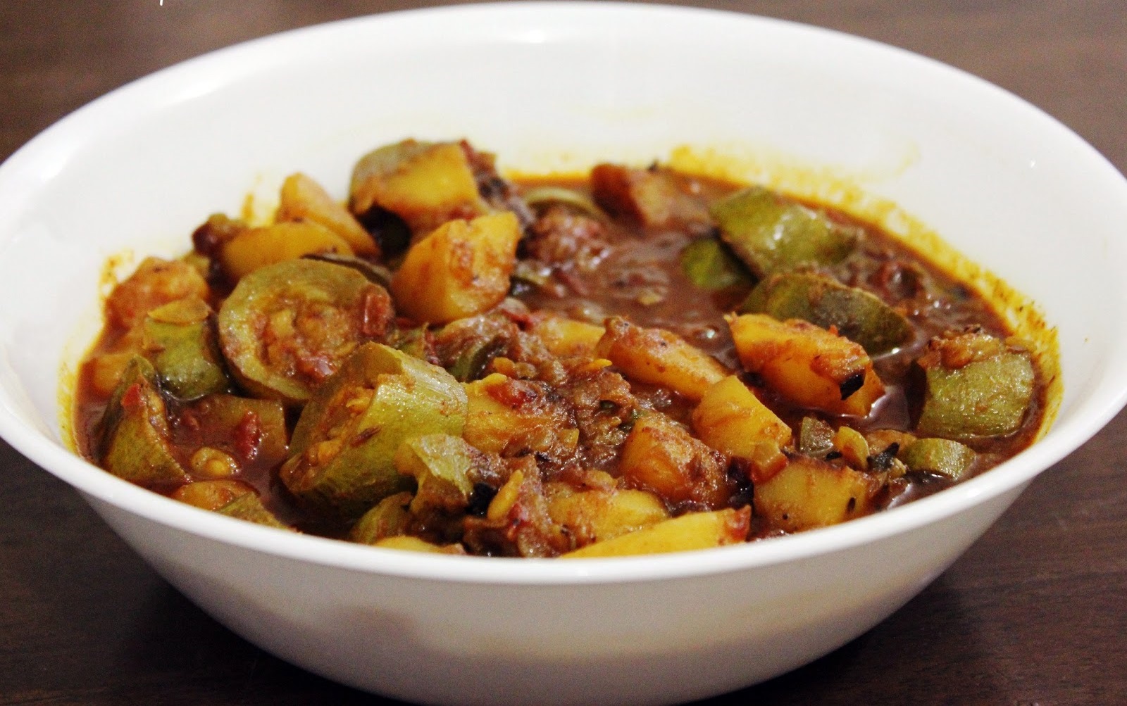 Aloo Potala Rasa | Aloo Parwal Curry Recipe | Potato And Parwal Sabzi