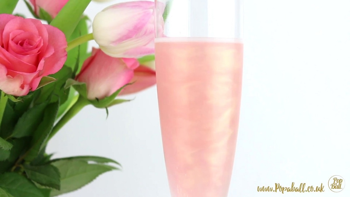 Now You Can Make Your Prosecco Even More Extra With Rose Gold Glitter ...