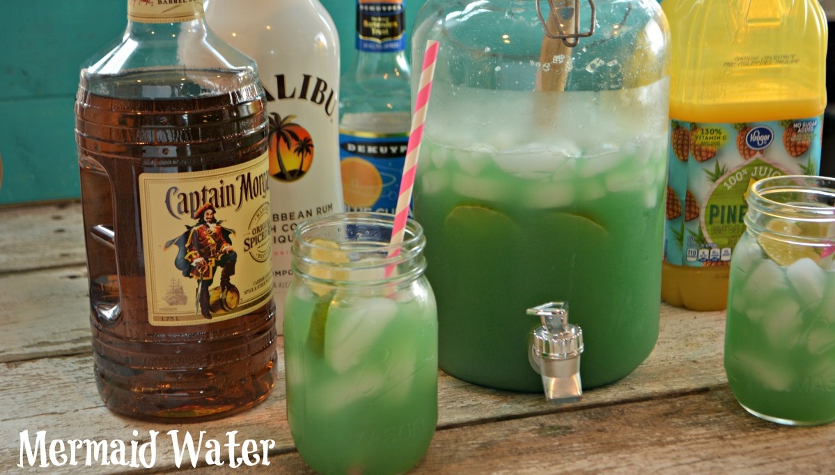 This Mermaid Water Cocktail Recipe Is What You Need To Get Through The ...