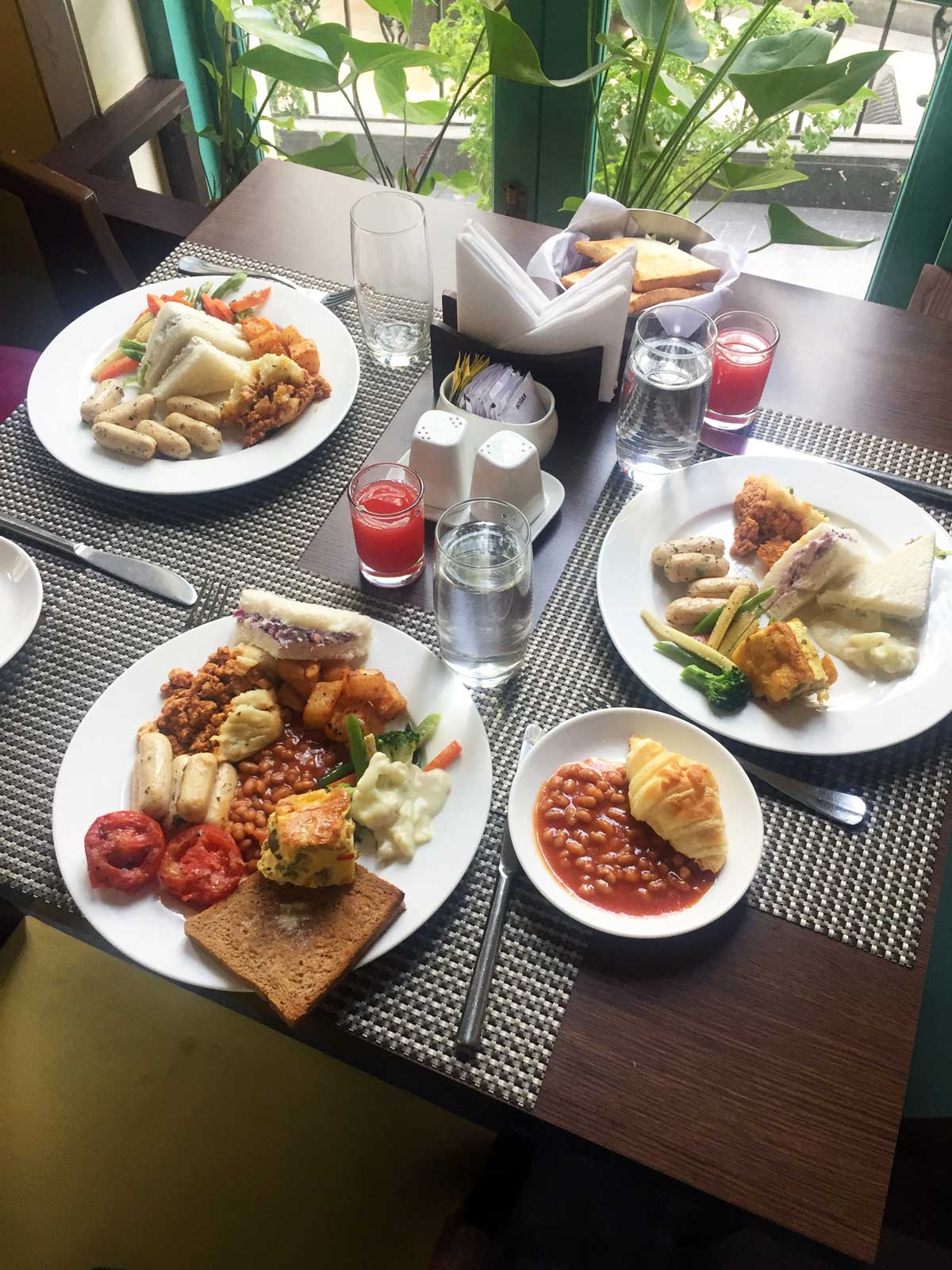 6 Best Restaurants in Adyar - HungryForever Food Blog