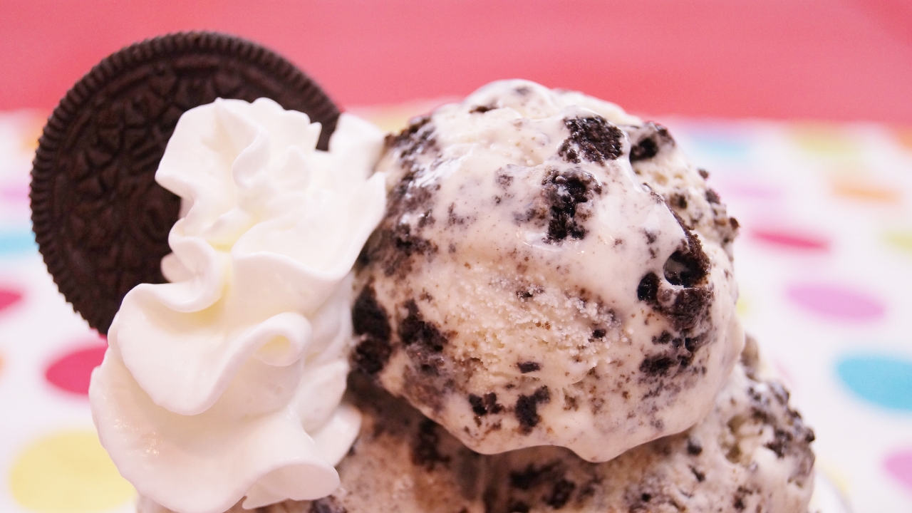 Oreo Ice Cream | How To make Oreo Ice Cream Recipe | HungryForever