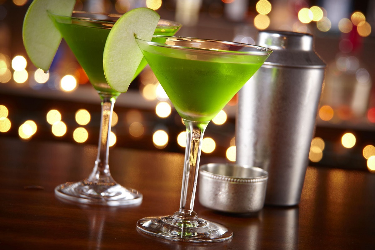 Try Out Nigella's Green Apple Martini Recipe Today! - HungryForever ...