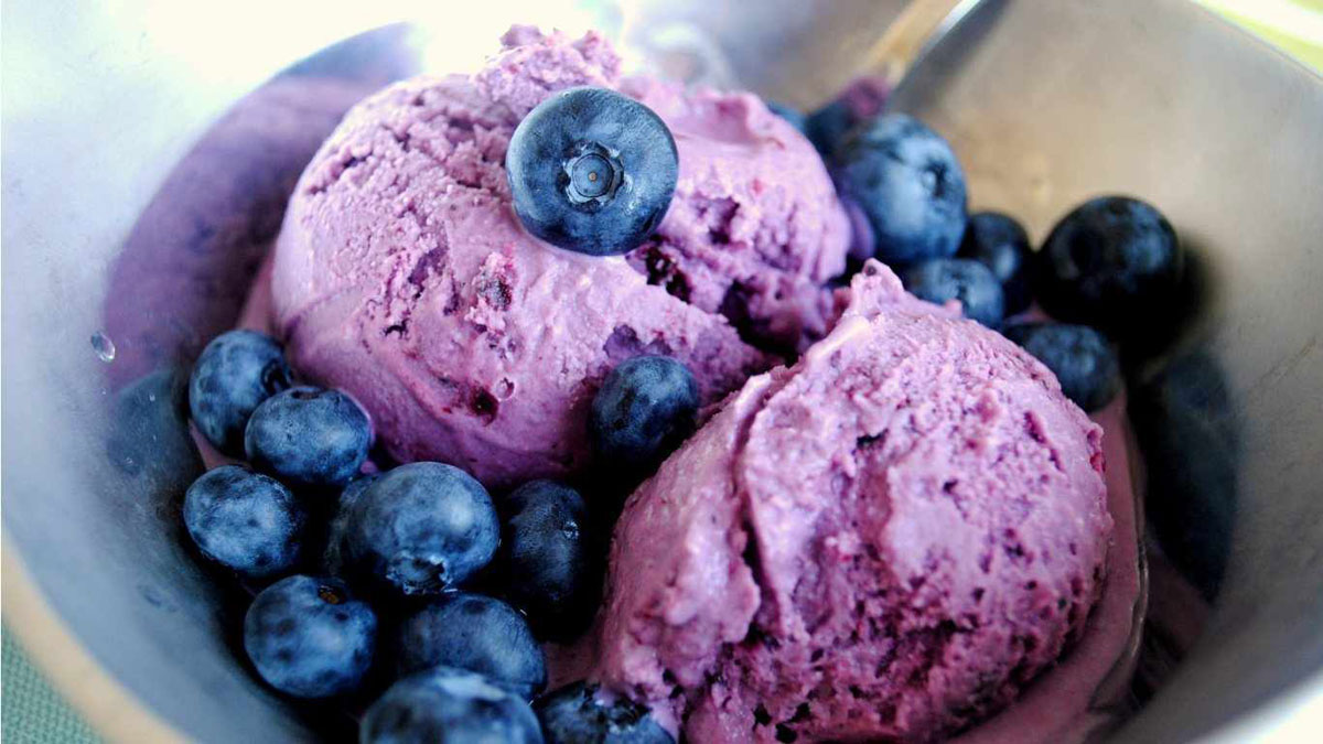 Charlie And The Chocolate Factory BlueBerry Ice Cream - HungryForever ...