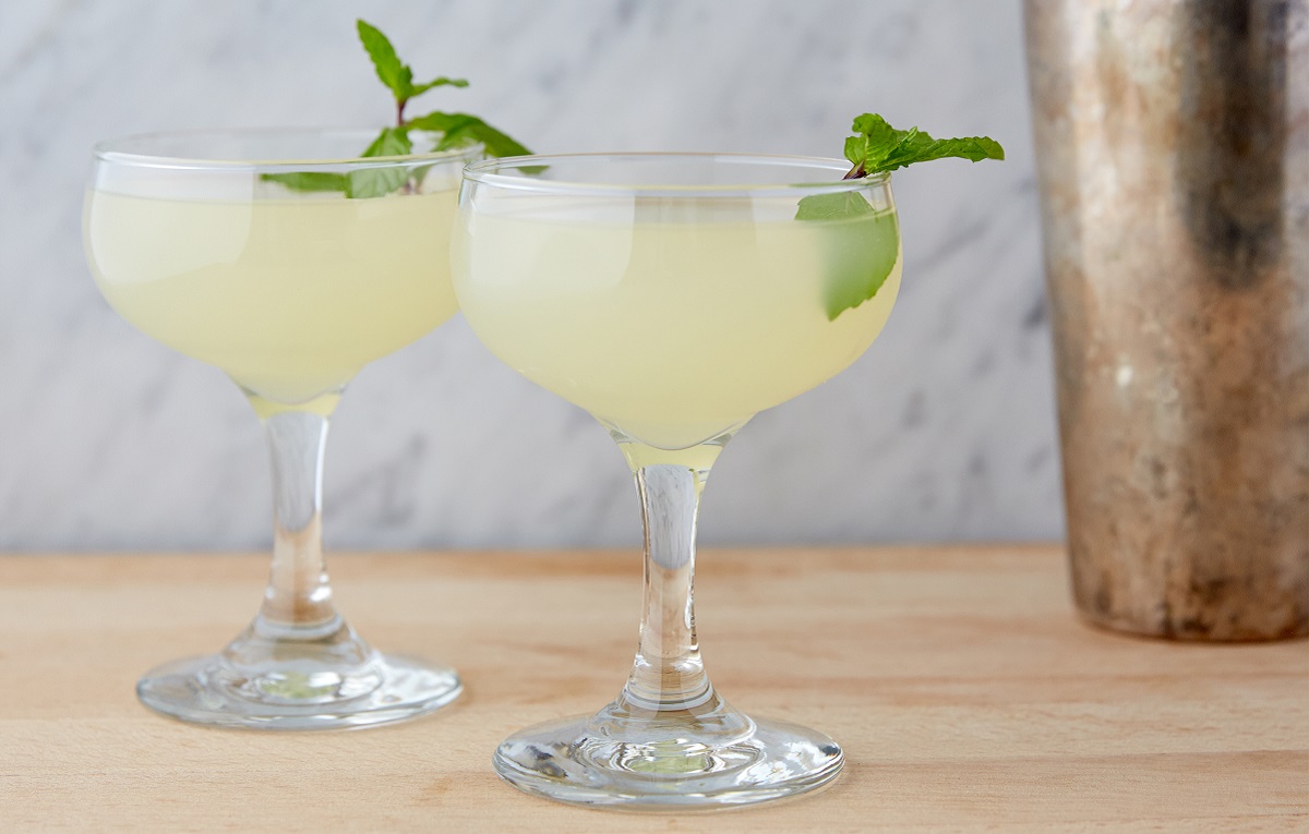 South Side Cocktail - HungryForever Food Blog