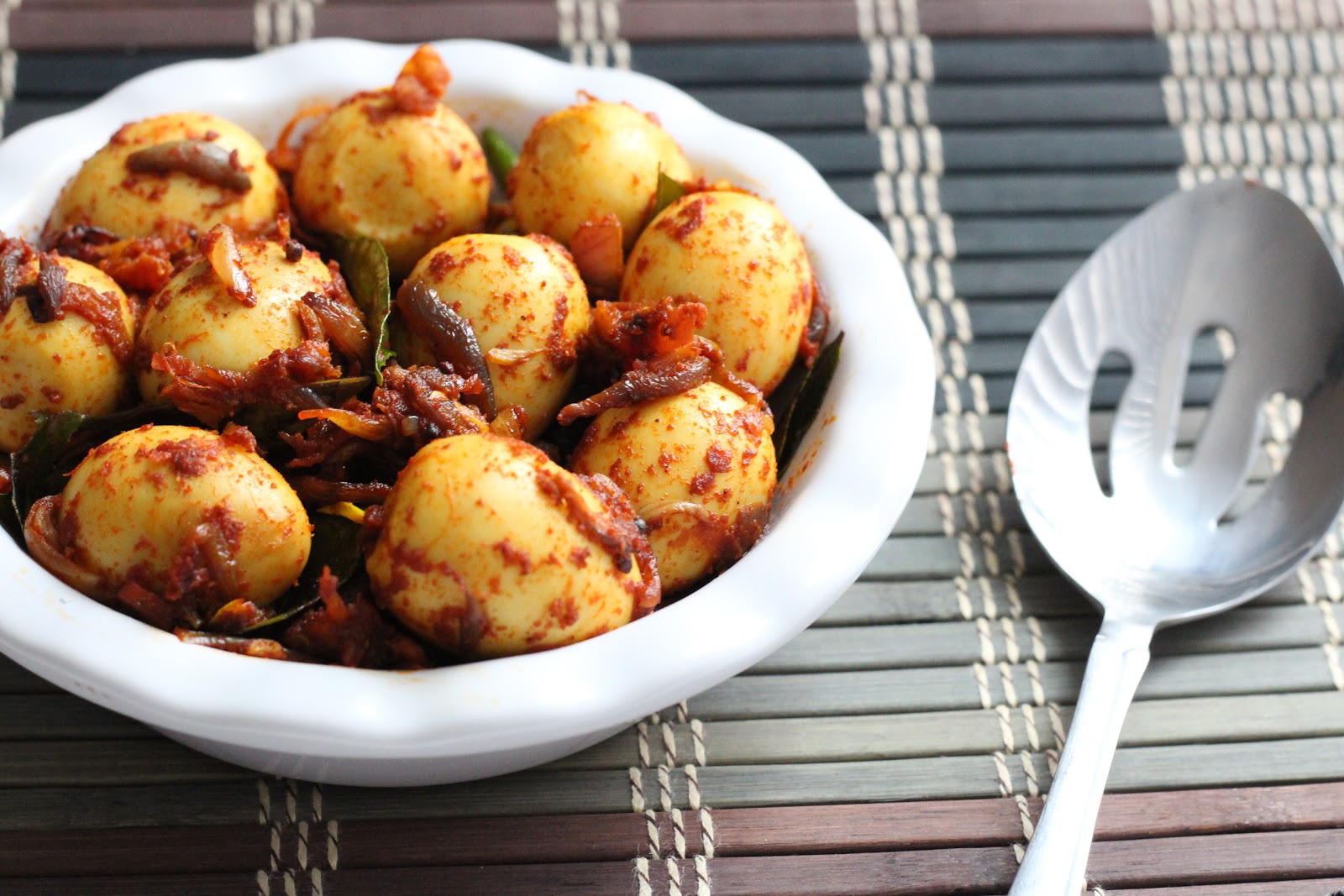 Kada Mutta Roast Recipe | Spicy Kerala Style Quail Egg Roast Recipe