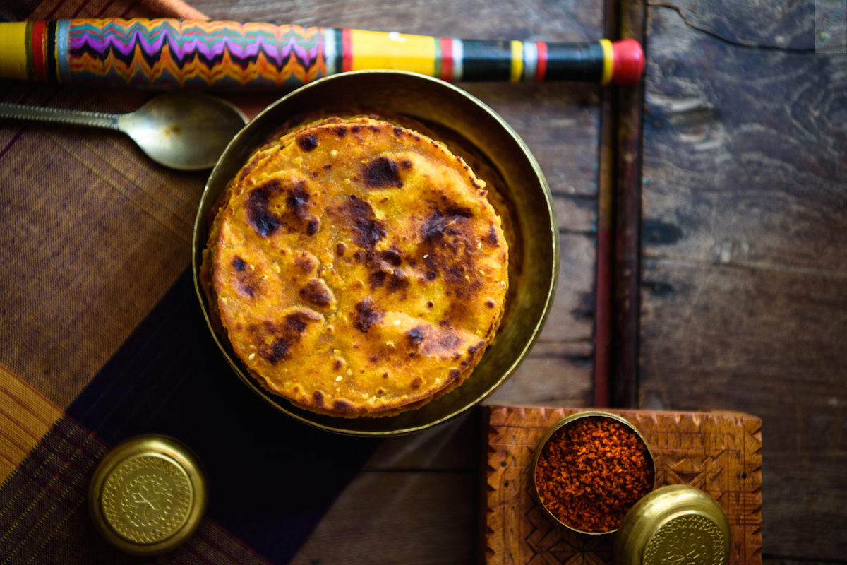 Thepla Recipe (Hindi) - HungryForever Food Blog