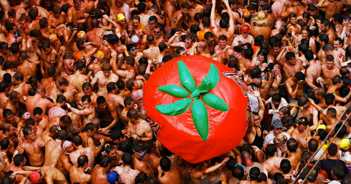 165 Tons Of Tomatoes Used For The World's Biggest Food Fight, La ...