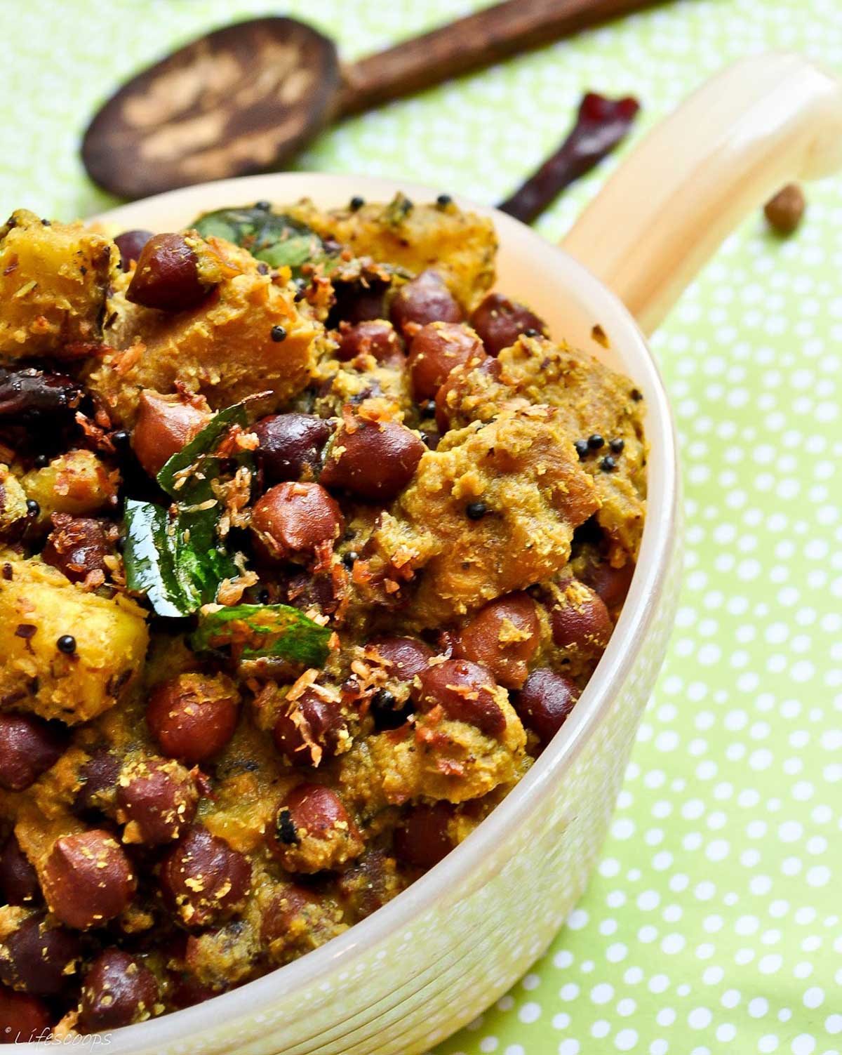 Onam Special: Kuttu Curry Recipe - HungryForever Food Blog