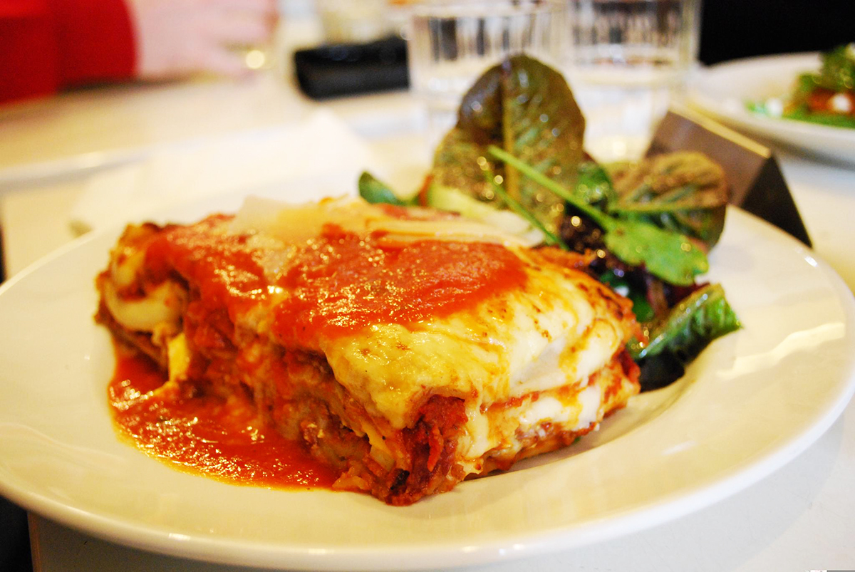 Twilight Grandma's Lasagna Recipe - HungryForever Food Blog