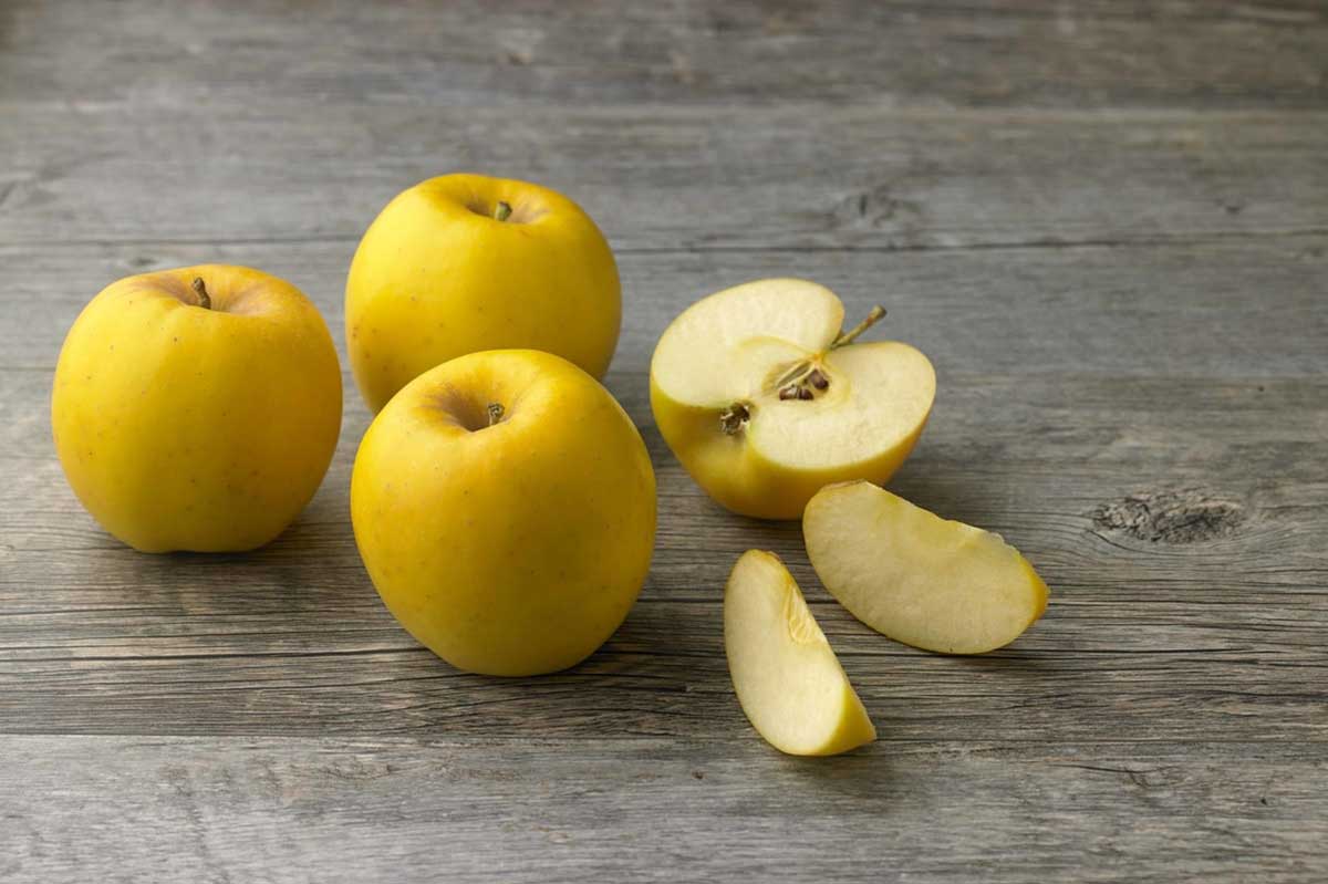 A Naturally Occurring Opal Apple That Does Not Brown - HungryForever ...