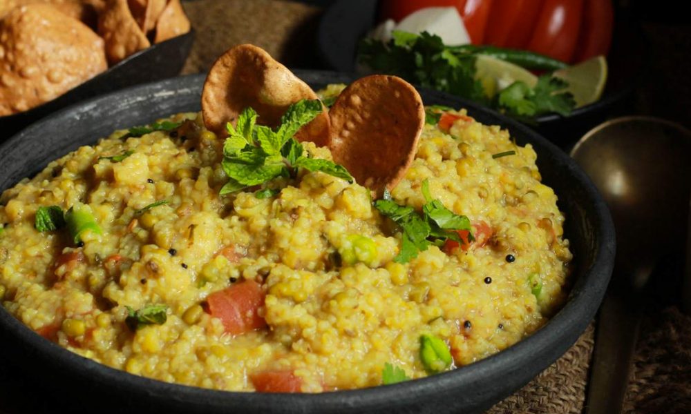 Hyderabadi Khichdi Recipe | Masoor Dal Khichdi | HungryForever