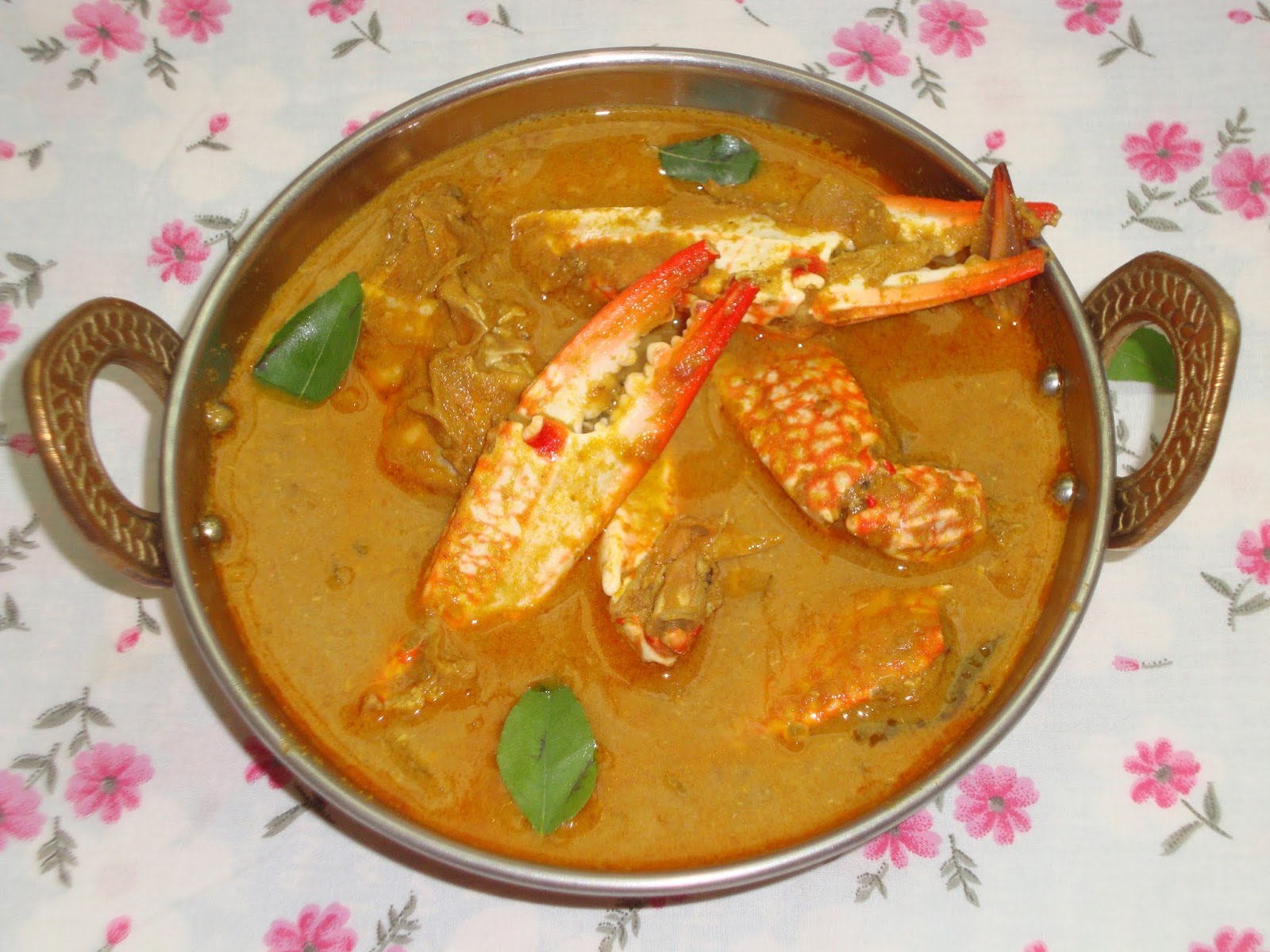 Crab Kurma | Nandu Kulmabu Recipe in Tamil | நண்டு குழம்பு