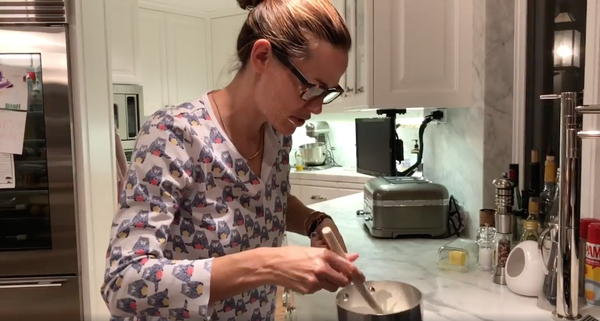 Wishes Do Come True: Jennifer Garner Is Back With The 'Pretend Cooking ...