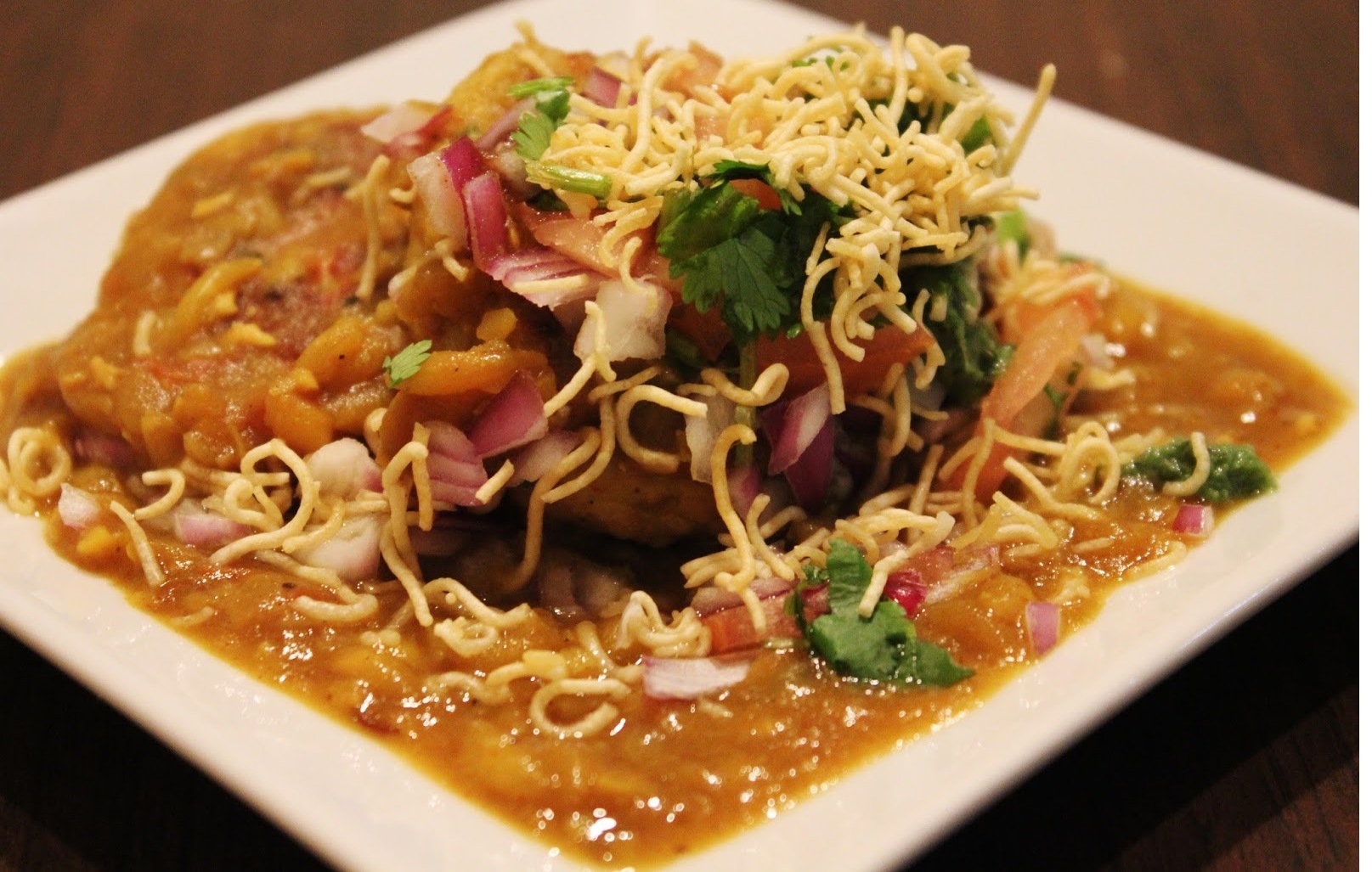 Aloo Tikki Chaat Recipe | Aloo Patties Chaat Recipe | HungryForever
