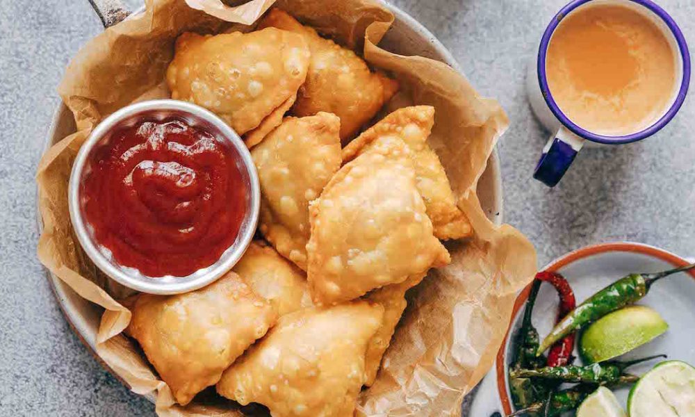 Baked Chicken Samosa | Chicken Samosa | HungryForever