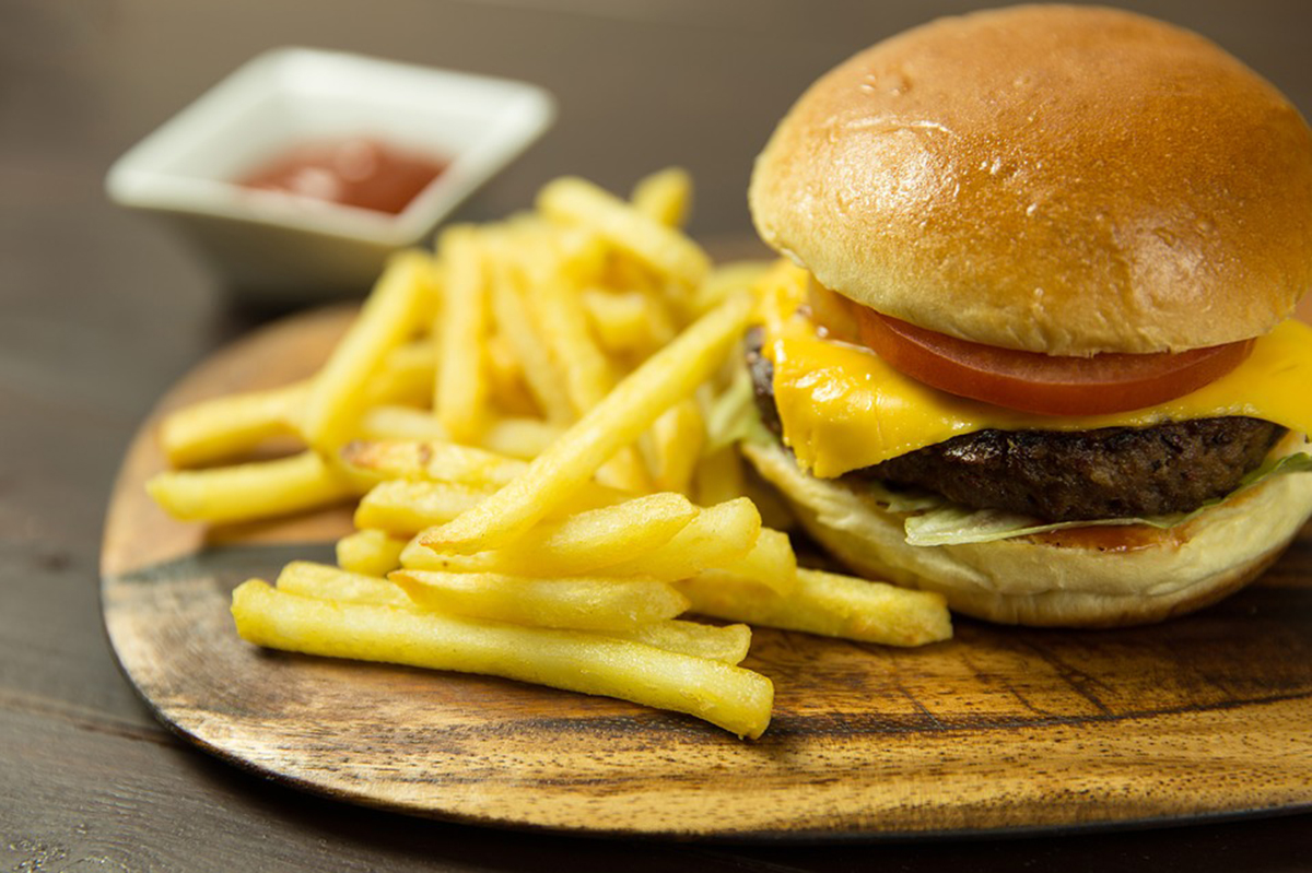 Binge On The Burj Khalifa Burger At This Café In Mumbai - HungryForever ...