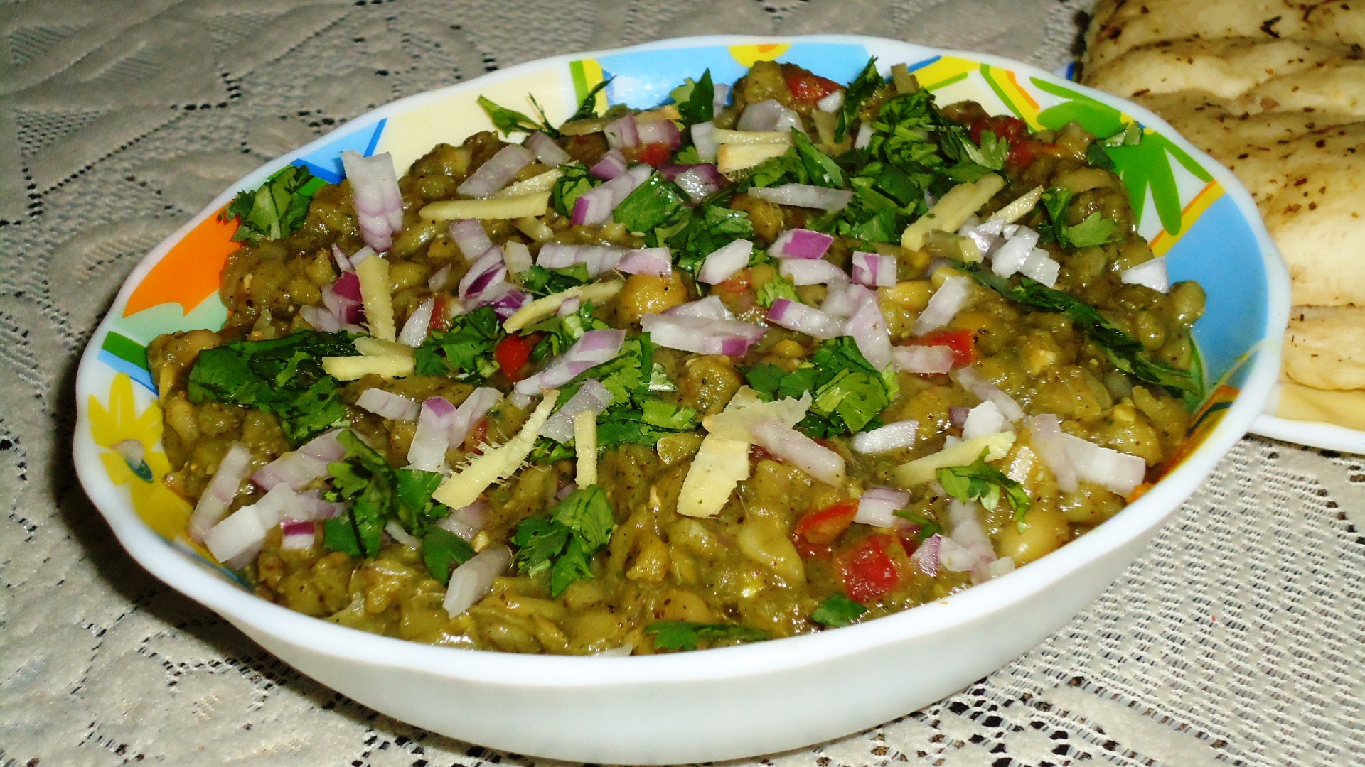 Matar Kulcha Recipe | Chole Kulche Recipe | HungryForever