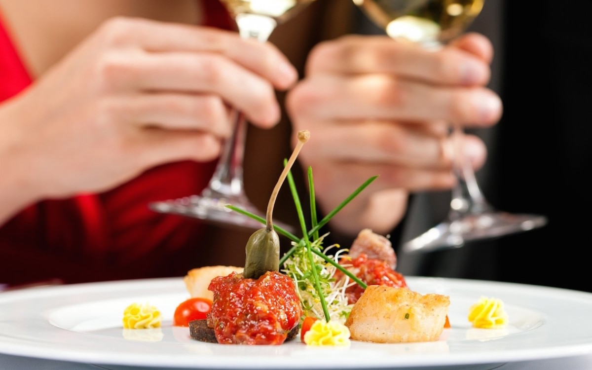 Turn Up The Romance With A Valentine Special Buffet At Plaza Premium ...