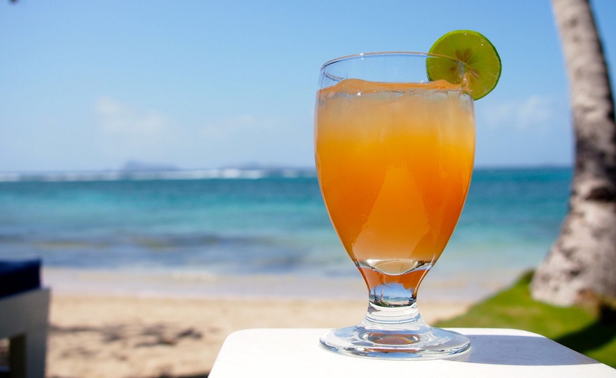 Rum Swizzle: Dark Rum Pitcher - HungryForever Food Blog