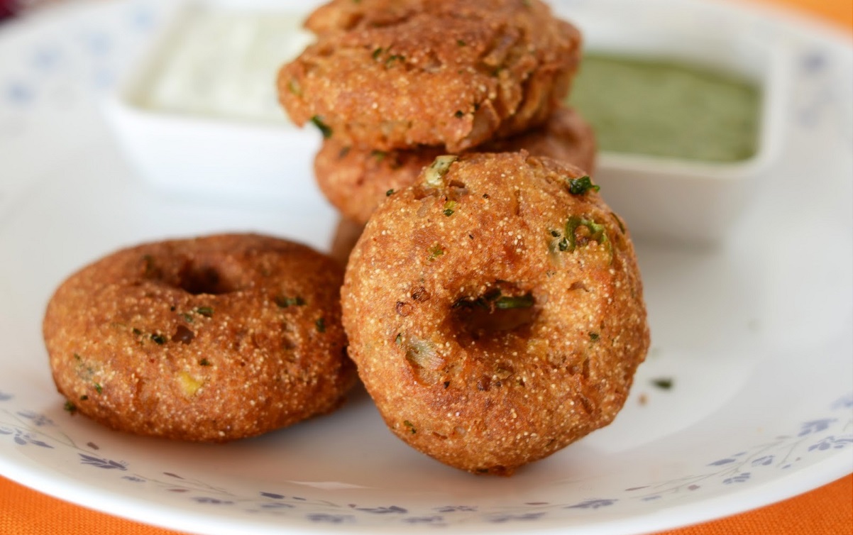 Bread Vada Recipe | How To Make Bread Medu Vada | HungryForever