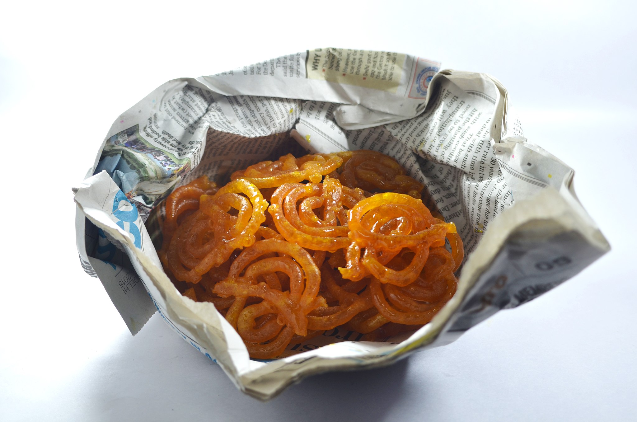 Never Eat Food Packed In Newspaper Sheets And Here’s Why ...