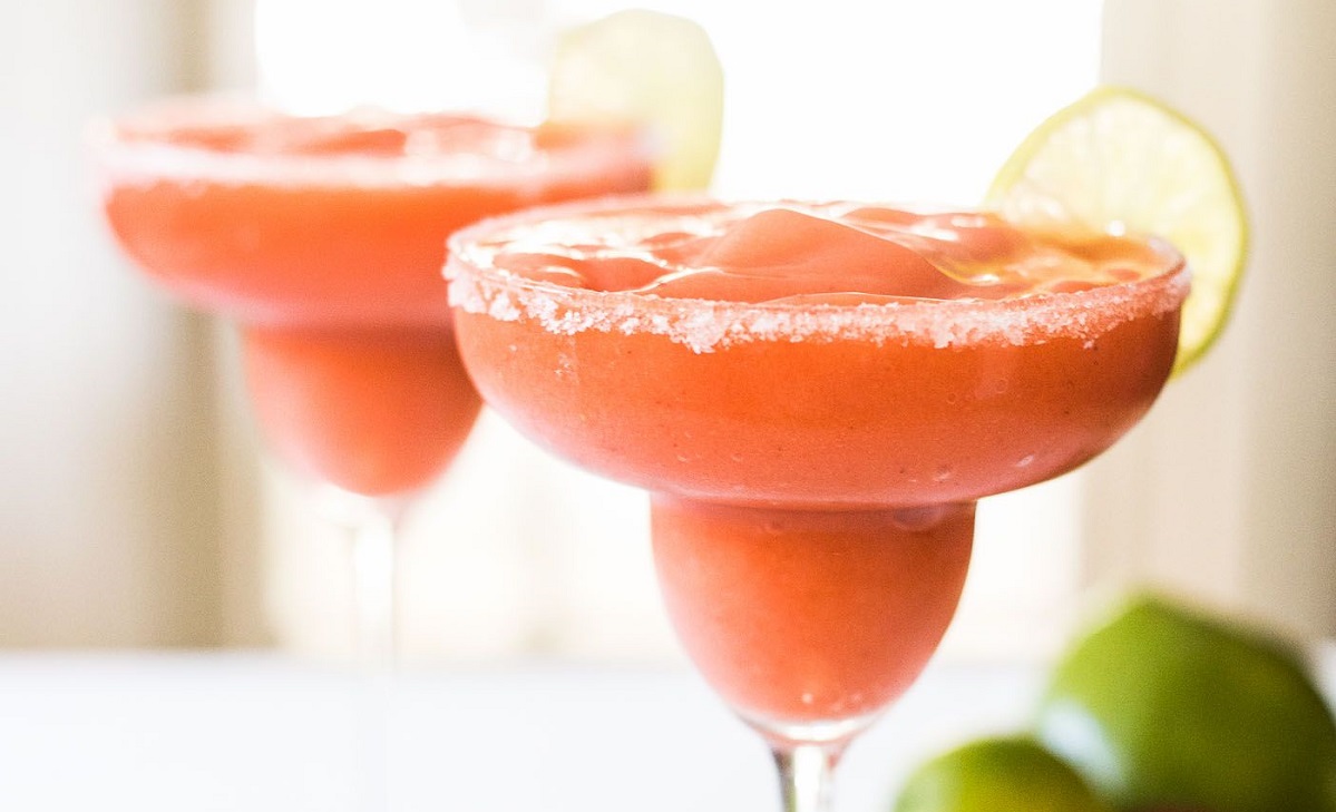 Blended Strawberry Mango Margarita - HungryForever Food Blog
