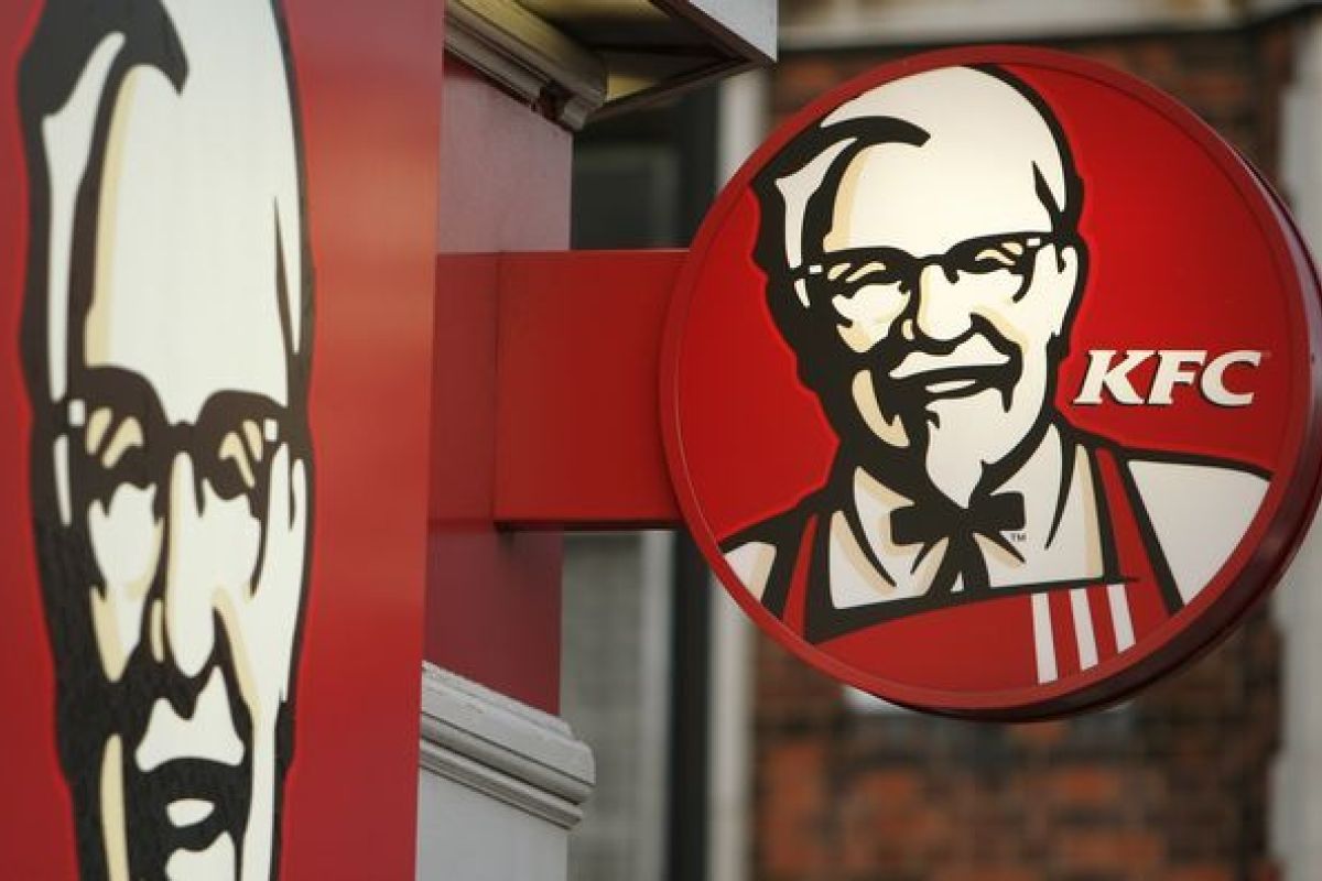 KFC Gets It's Very First Indian Colonel Sanders - HungryForever Food Blog
