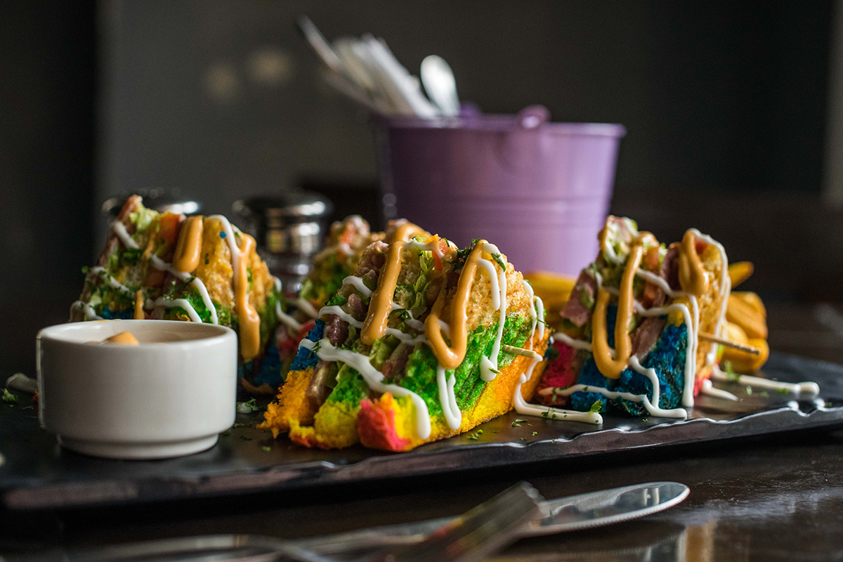 Enjoy Monsoon Bites At These 12 Popular Restaurants In Mumbai ...