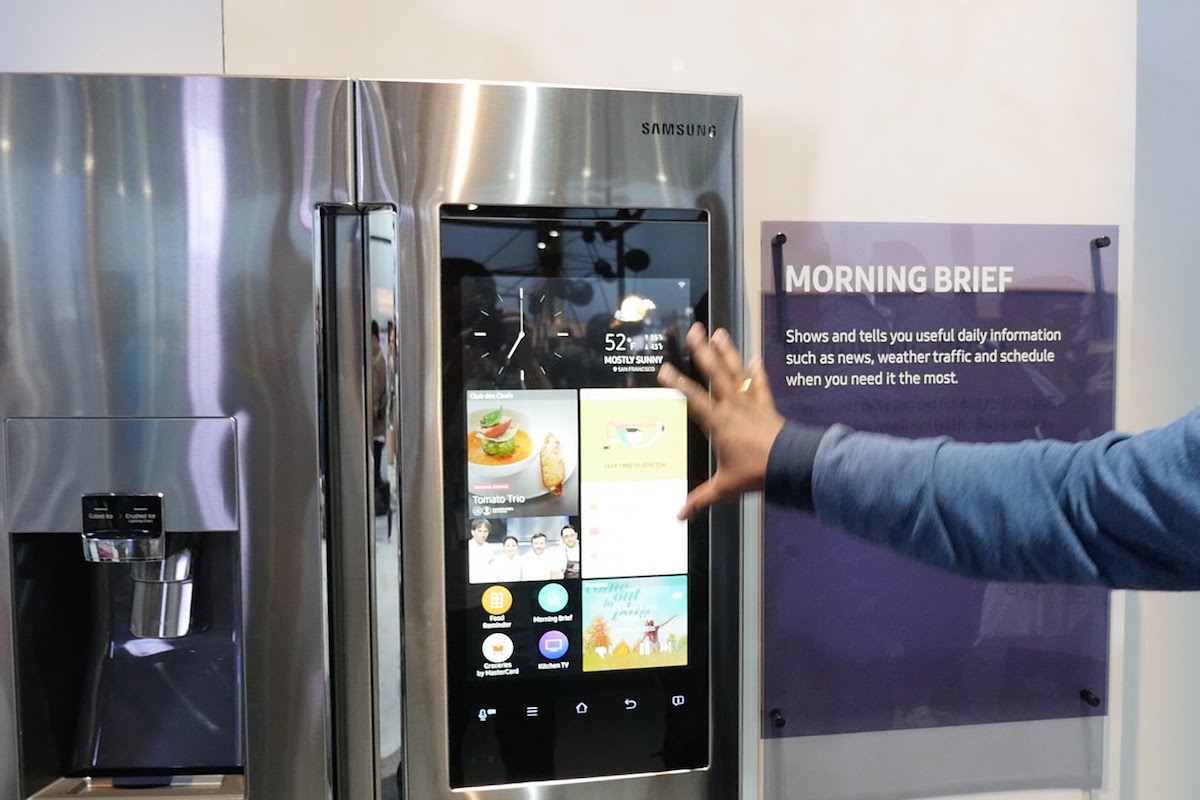 Samsung's INR 2.8 Lakh Smart Fridge Is A Gadget From The Future ...