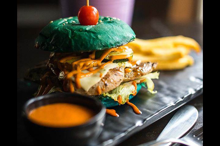 Lay Your Hands On The One And Only Blue Bun Burger In Mumbai ...